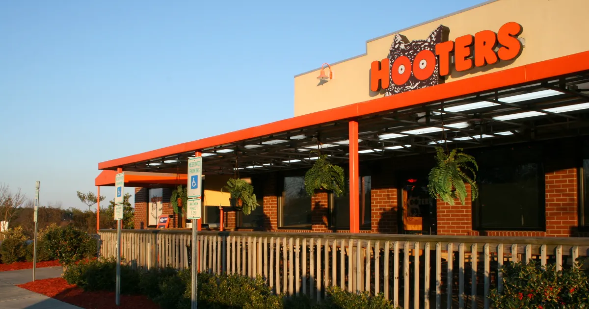 Hooters Files for Chapter 11 Bankruptcy